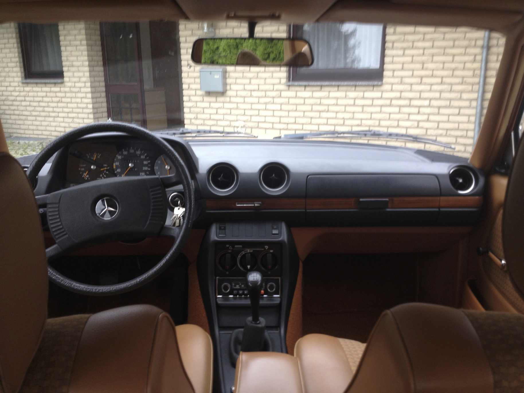 W123 Innenraum - vdh - Forum - www.mercedesclubs.de